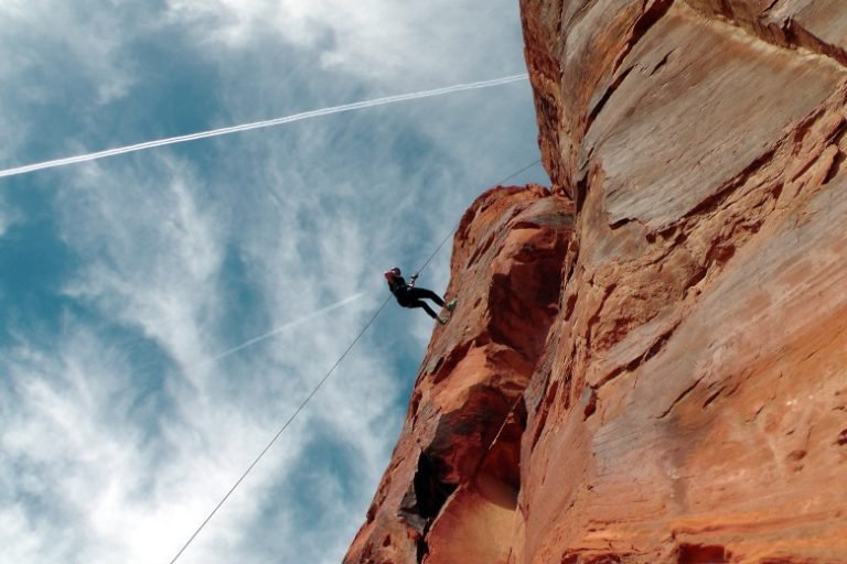 BENEFICIOS DE REALIZAR DEPORTES EXTREMOS | Run On World